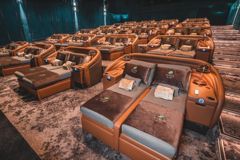 cinemas-aurum-theatre-golden-screen-cinemas